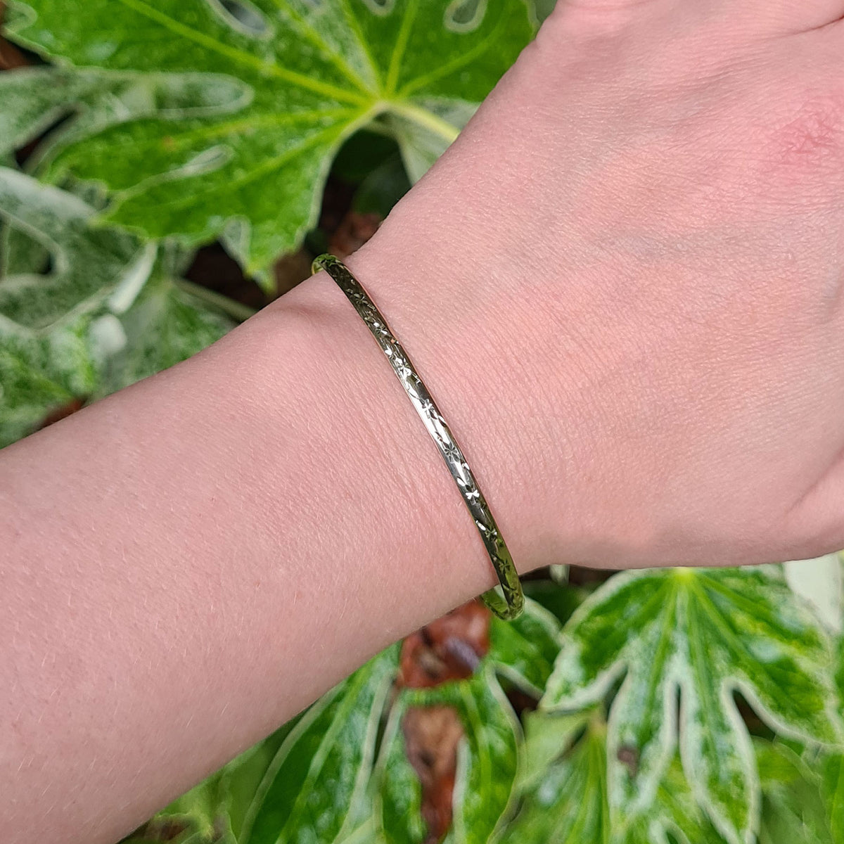 Women's Diamond Cut Bangle in 9ct Yellow Gold